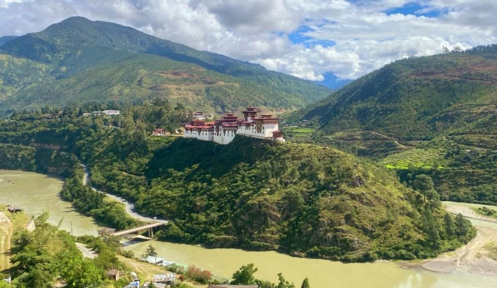 Bhutan travel guide | Essential travel tips for Bhutan | Yak Holidays ...